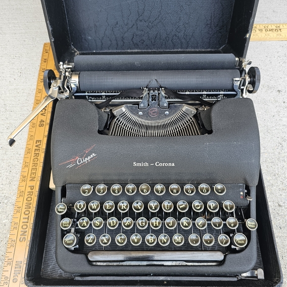 Smith-Corona | Other | Vintage Smithcorona Clipper Portable Typewriter ...